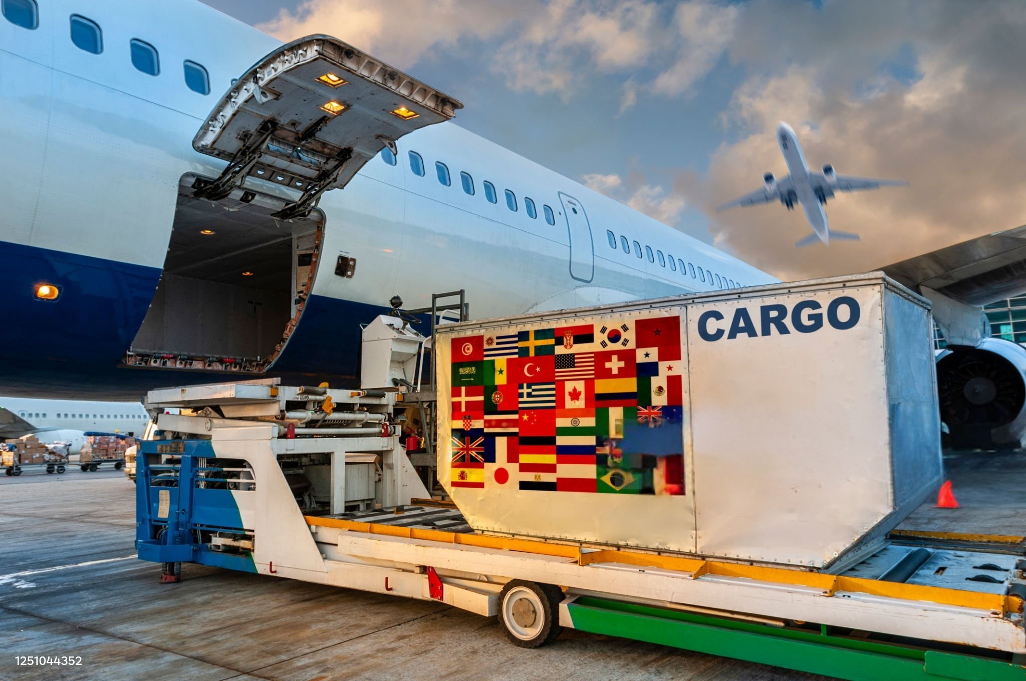 CargoHub - International Logistics & Shipping Services